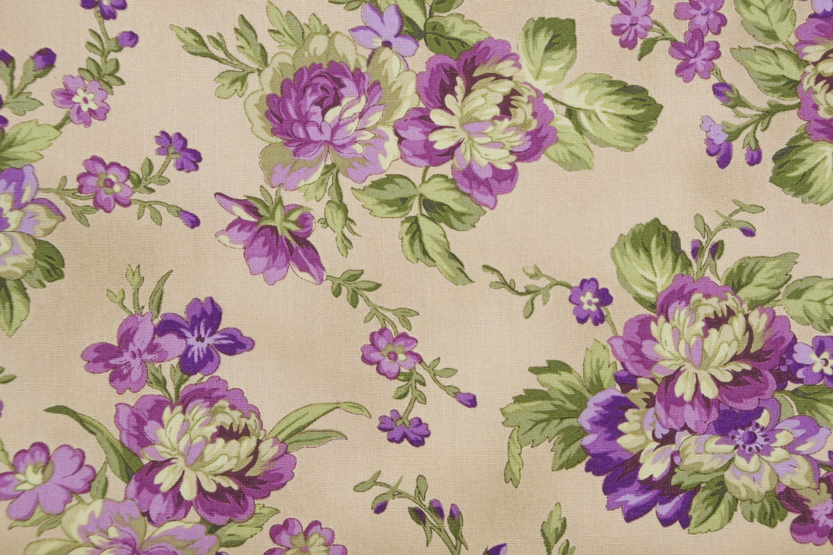 Maywood Studio Fabric - Quiltalk